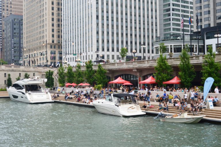 Chicago Riverwalk Guide: Things to Do, Dining, Drinks and Best Views ...
