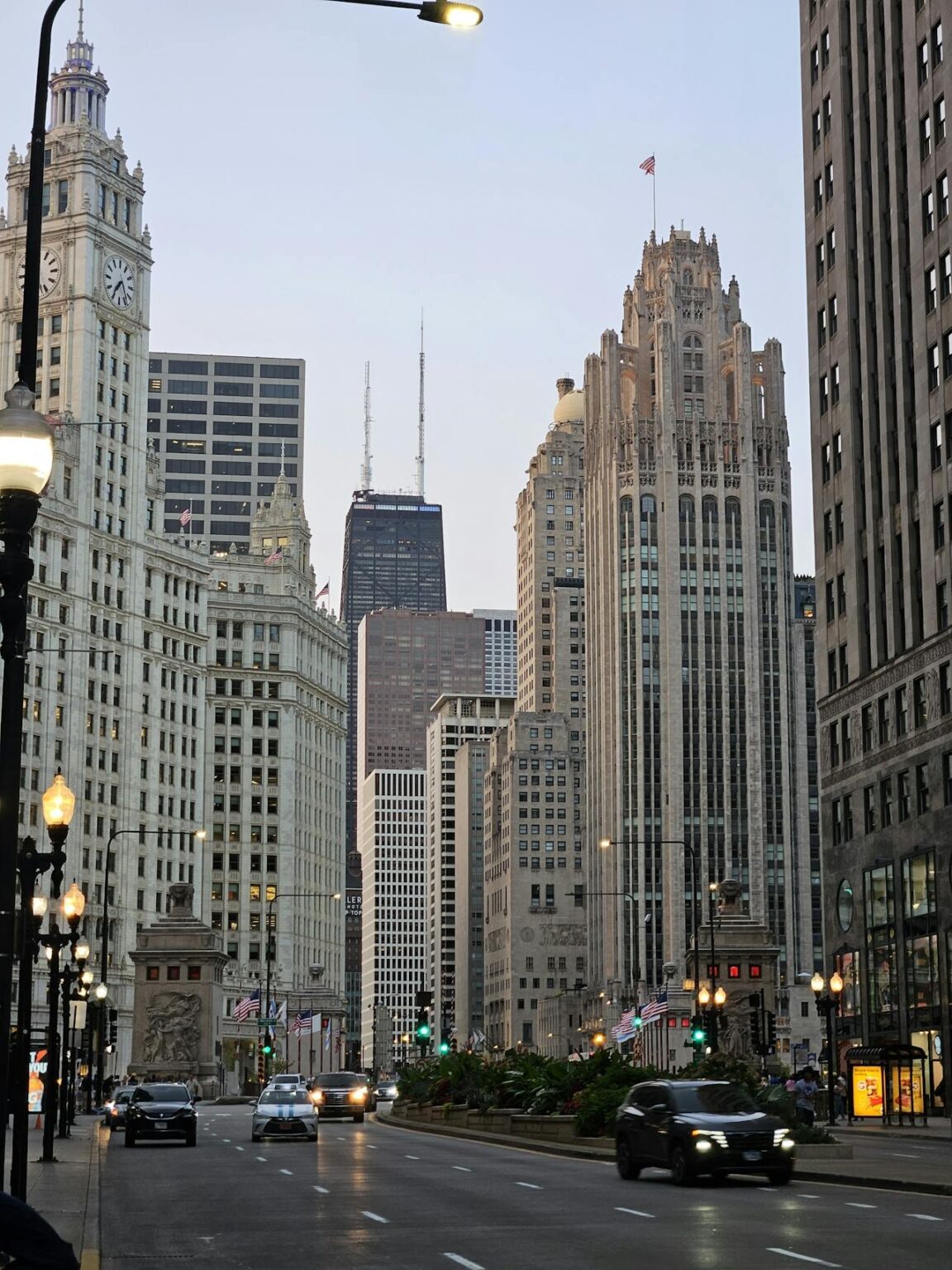 Magnificent Mile Shopping Guide - Go Visit Chicago